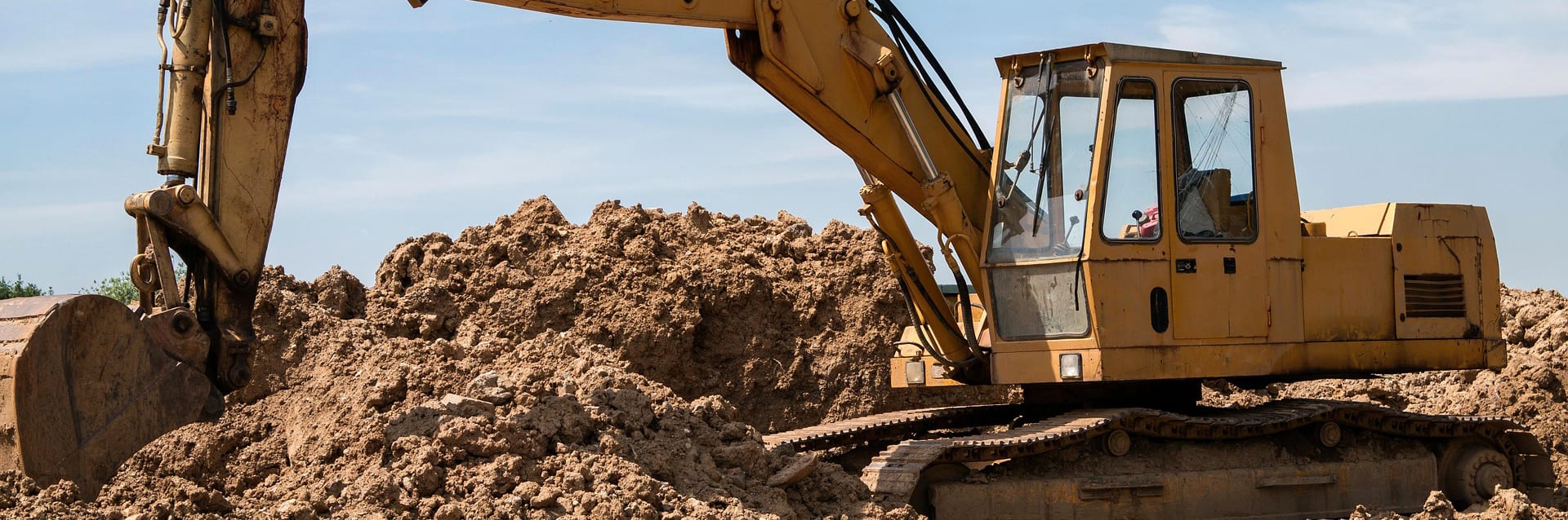 Plant – Meithke Earthmoving | North Stradbroke Island