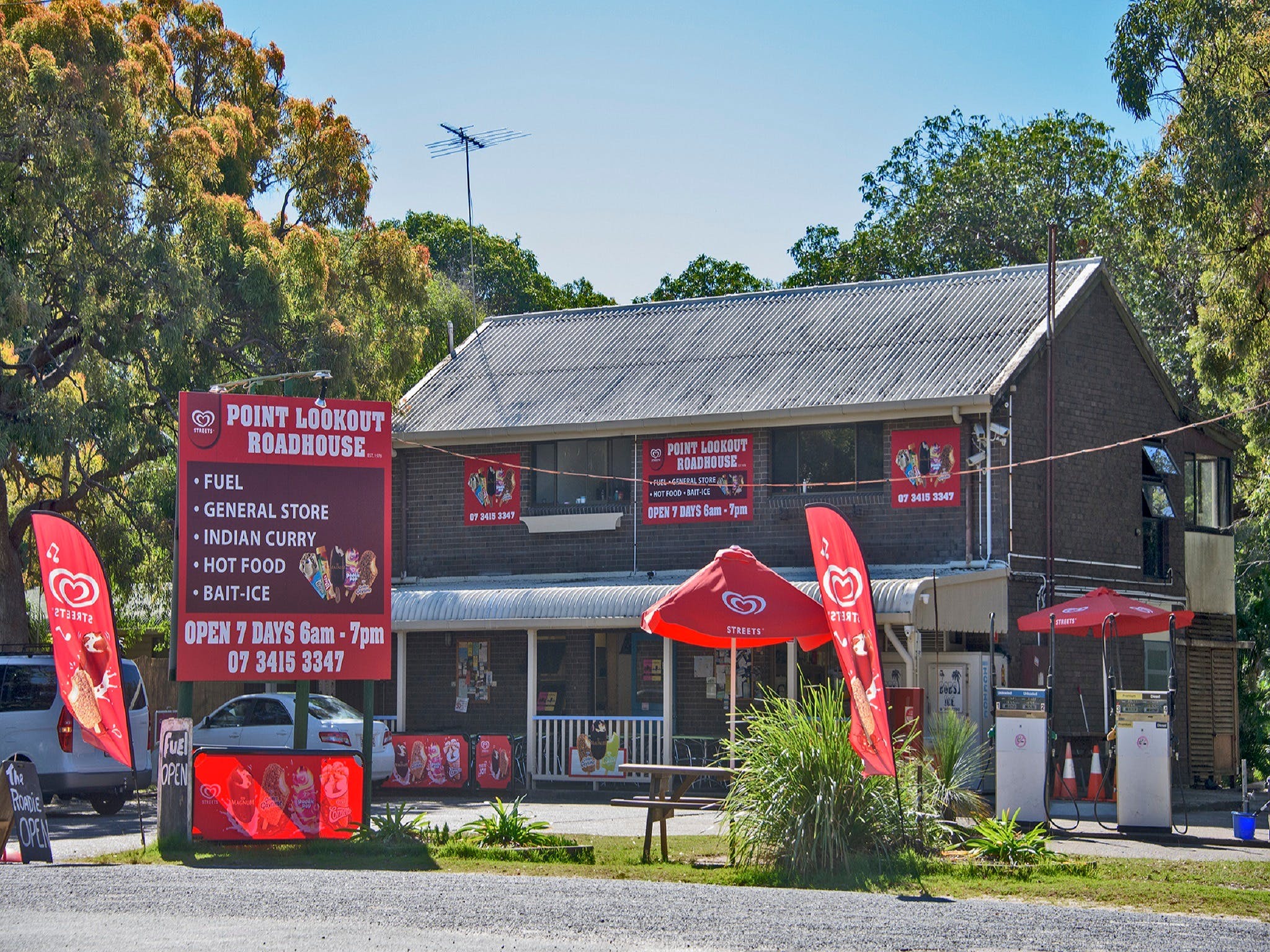 Straddie Roadhouse | North Stradbroke Island